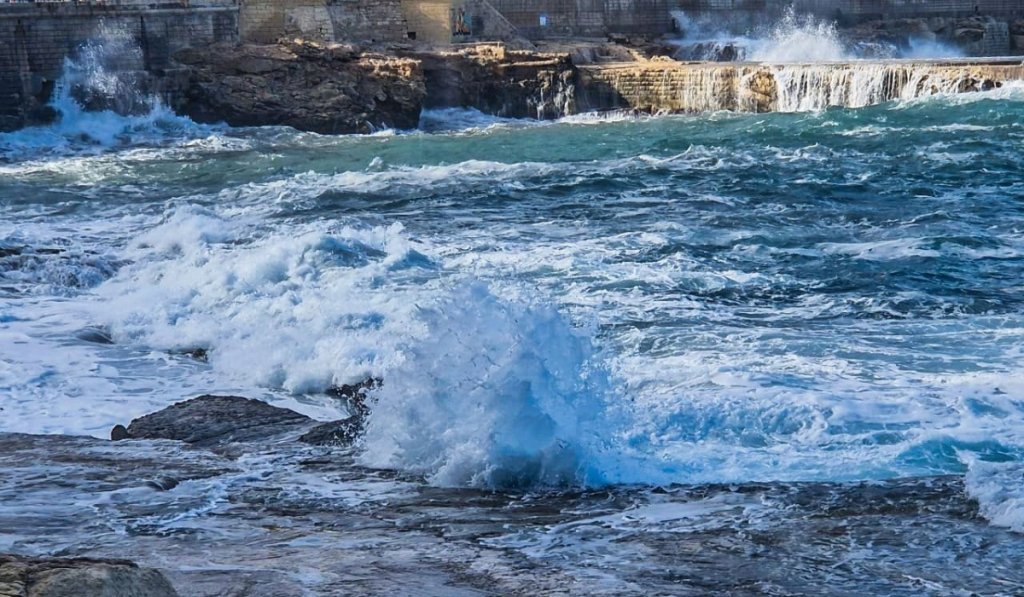 Orange weather alert in force across Malta as winds intensify