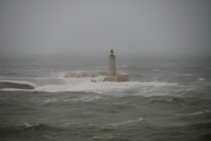 Yellow weather warning issued for Sunday as gale force winds expected