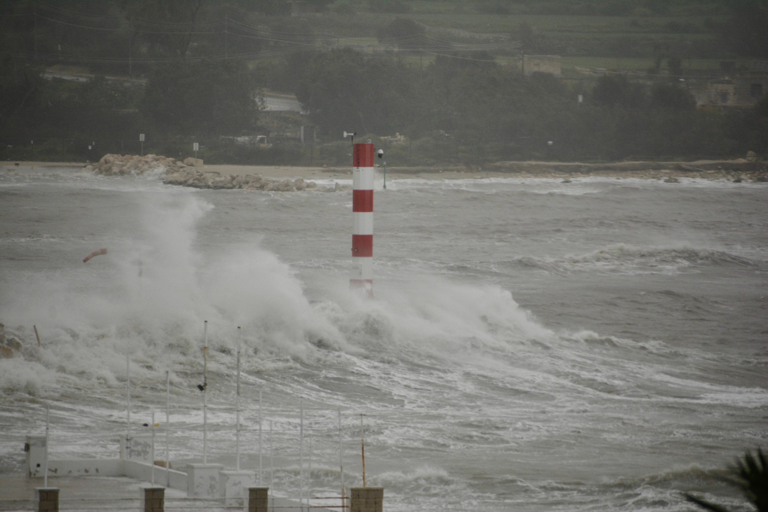 Orange wind warning issued as gale-force conditions forecast for Thursday