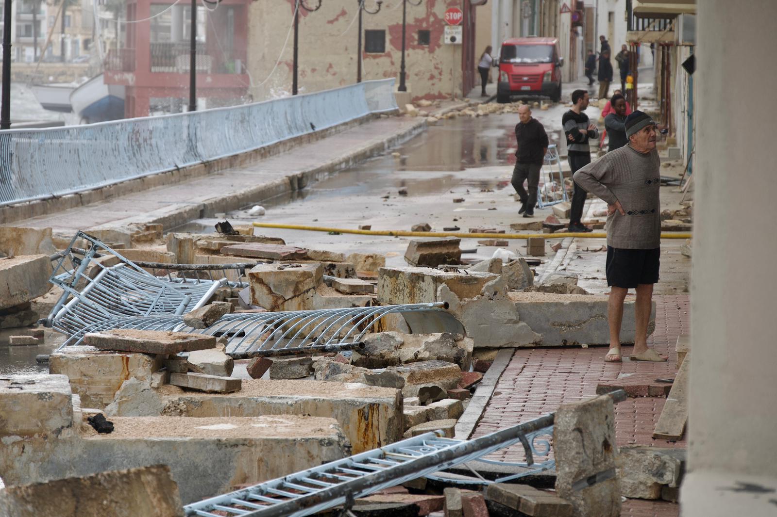Greens call for 'politics of courage' in wake of Storm Harry