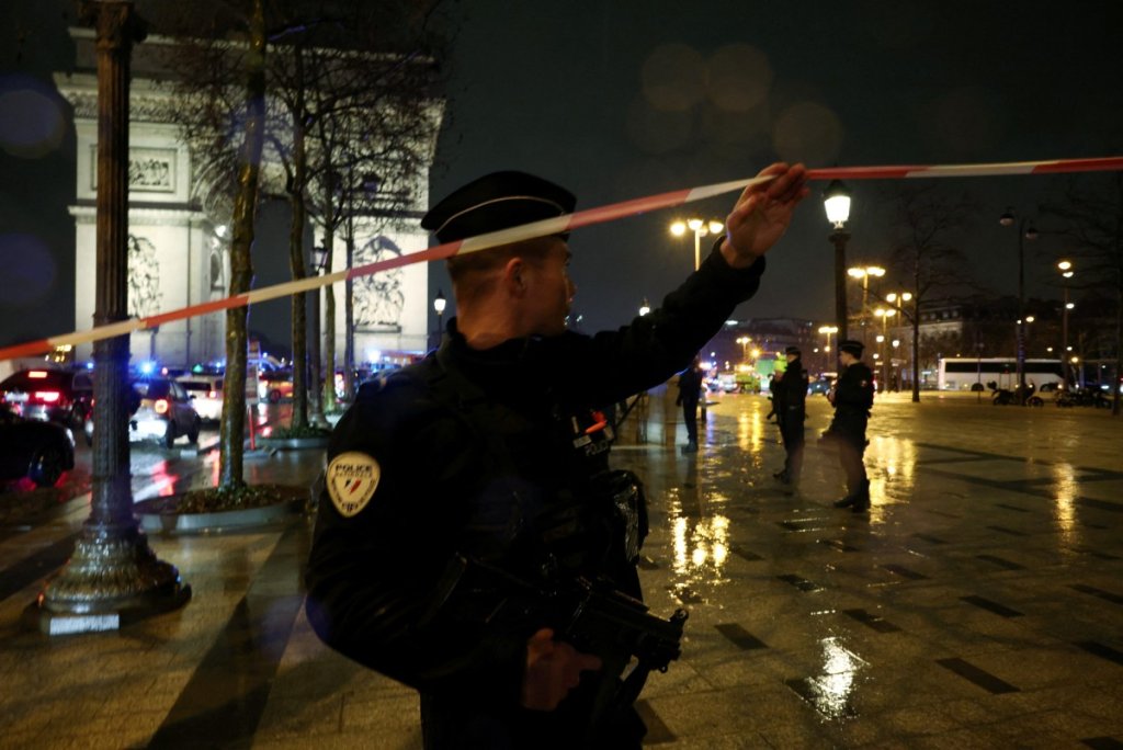 Paris police shoot dead knife-wielding man at Arc de Triomphe