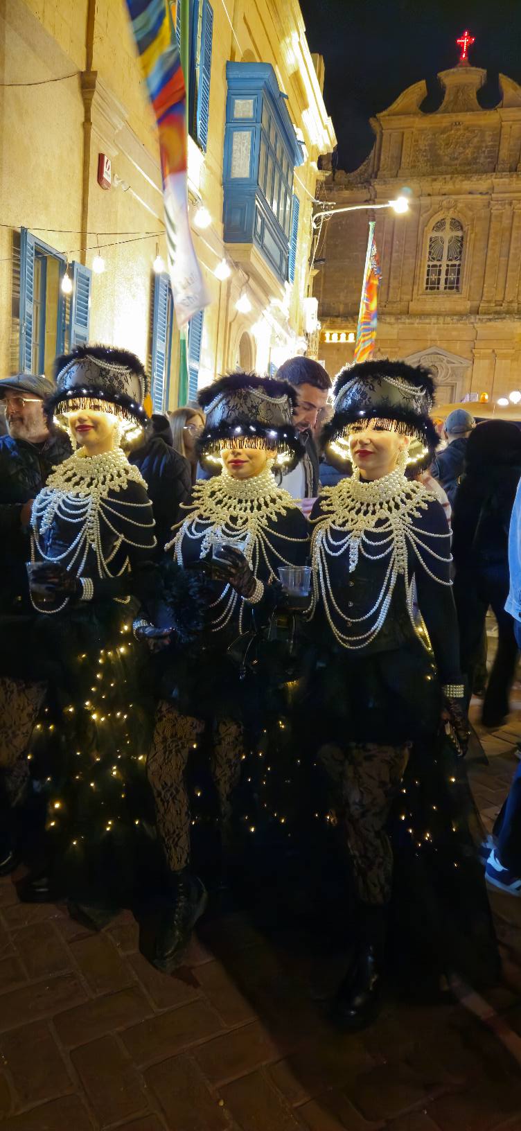 Ritratti: Tiġieġa bil-flieles f'nofs il-Karnival ta' Ħal Għaxaq