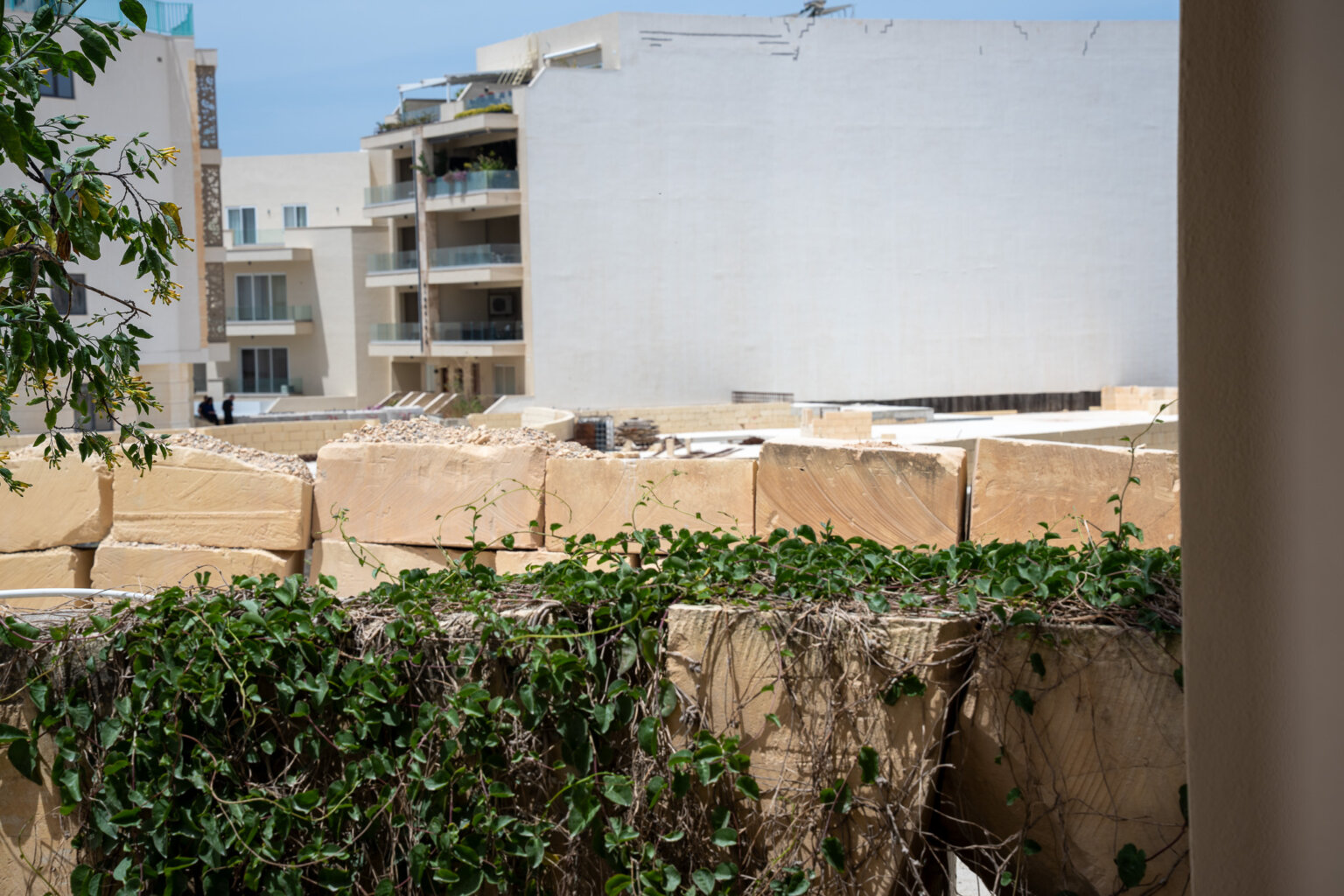 Naxxar building site inspected 110 times and fined seven times – BCA
