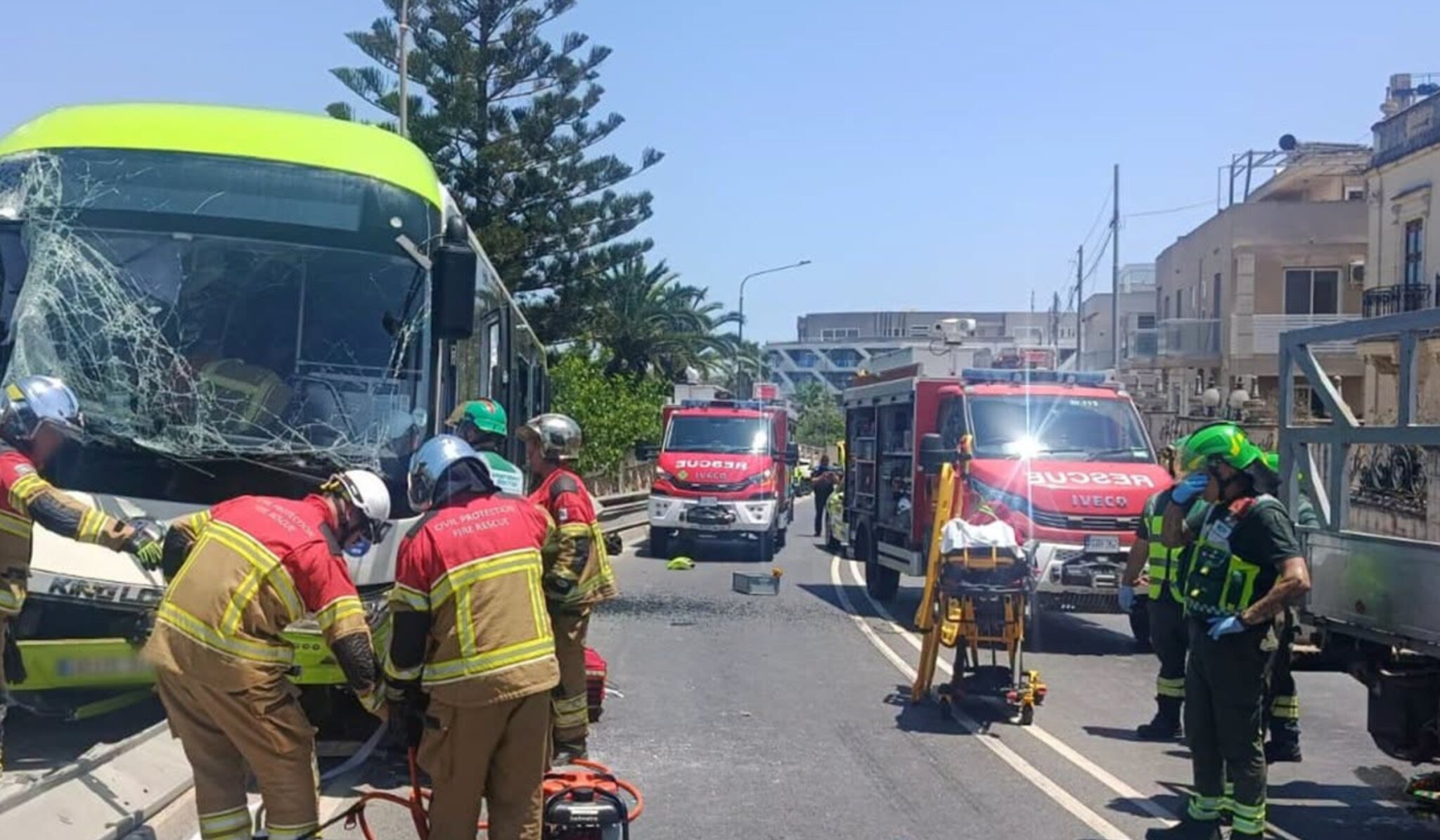 Emergency services respond to multi-vehicle crash in Mosta