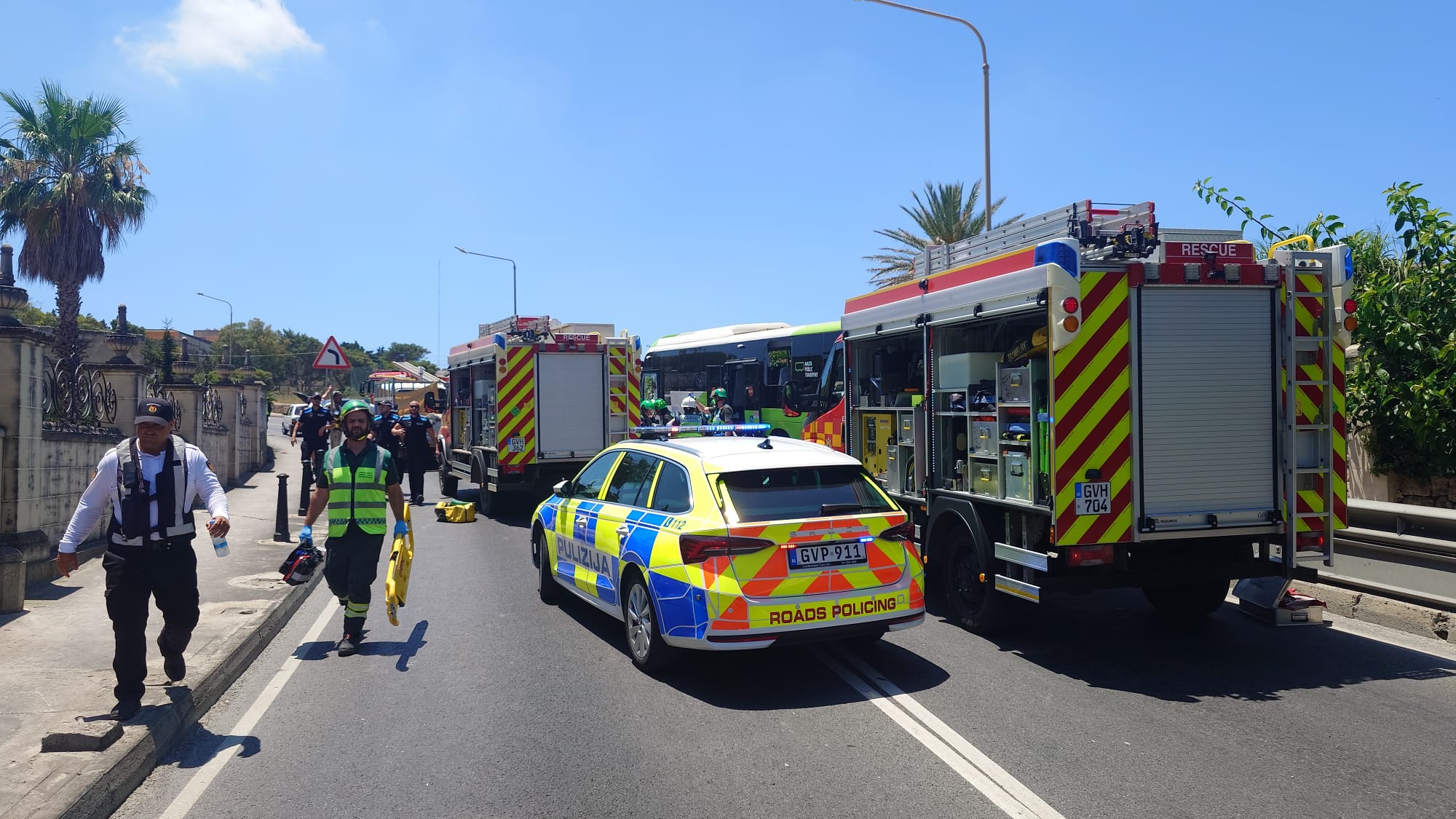 Watch: Emergency services respond to multi-vehicle crash in Mosta